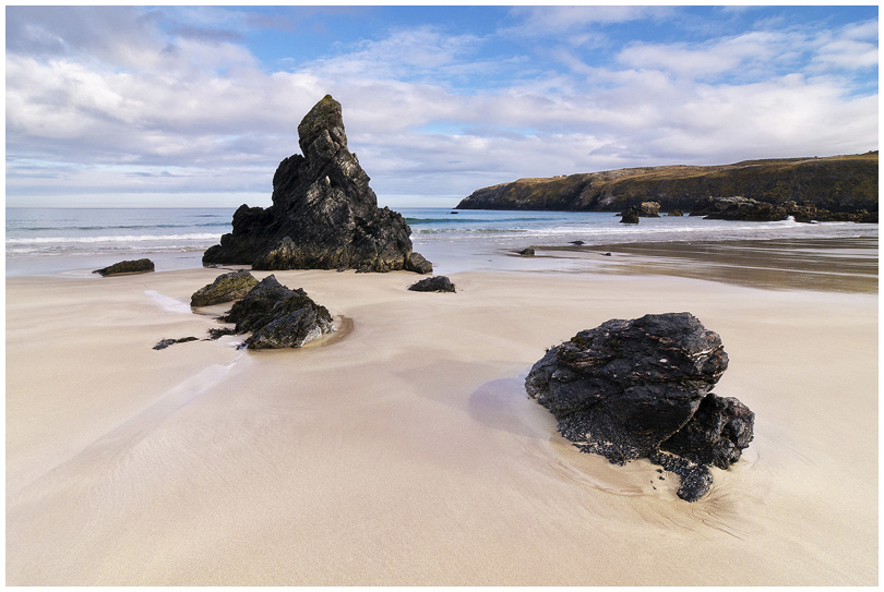 Sango Bay beach rocks